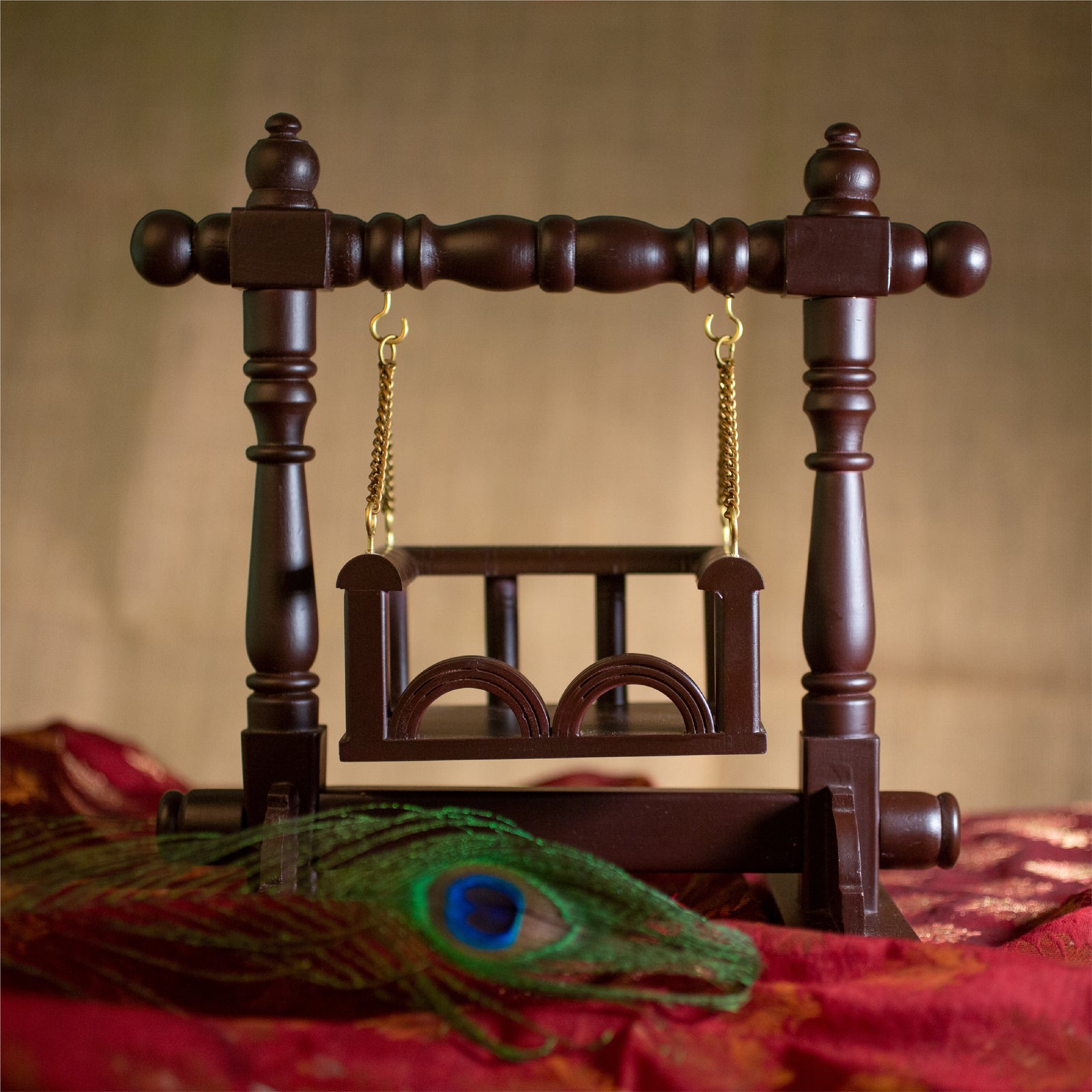 WOODEN JHOOLA RED BROWN MATT – Pujaroom